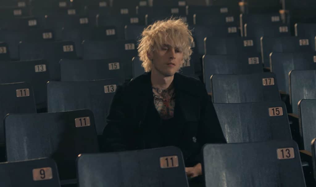 Machine Gun Kelly dévoile le film « Downfalls High » - Stars et people ...