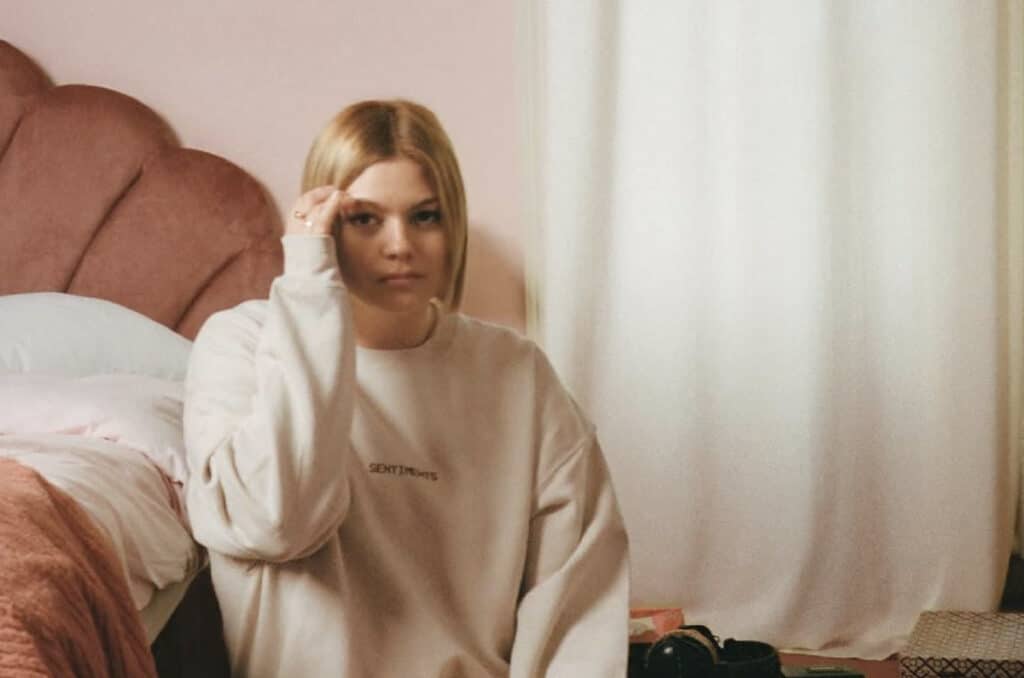 Louane dévoile enfin ses « Sentiments » - Stars et people - ZIKEO